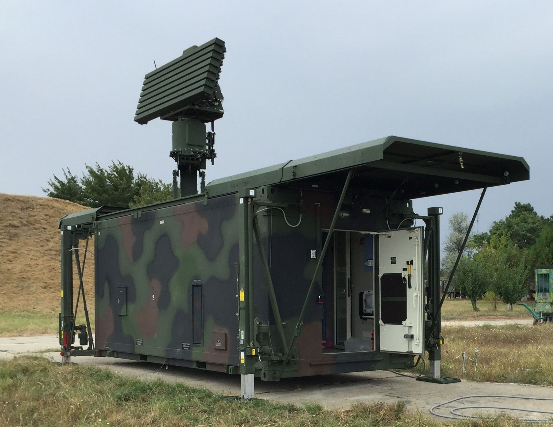 Lifting System Type 273 for radar containers with increased mechanical ...